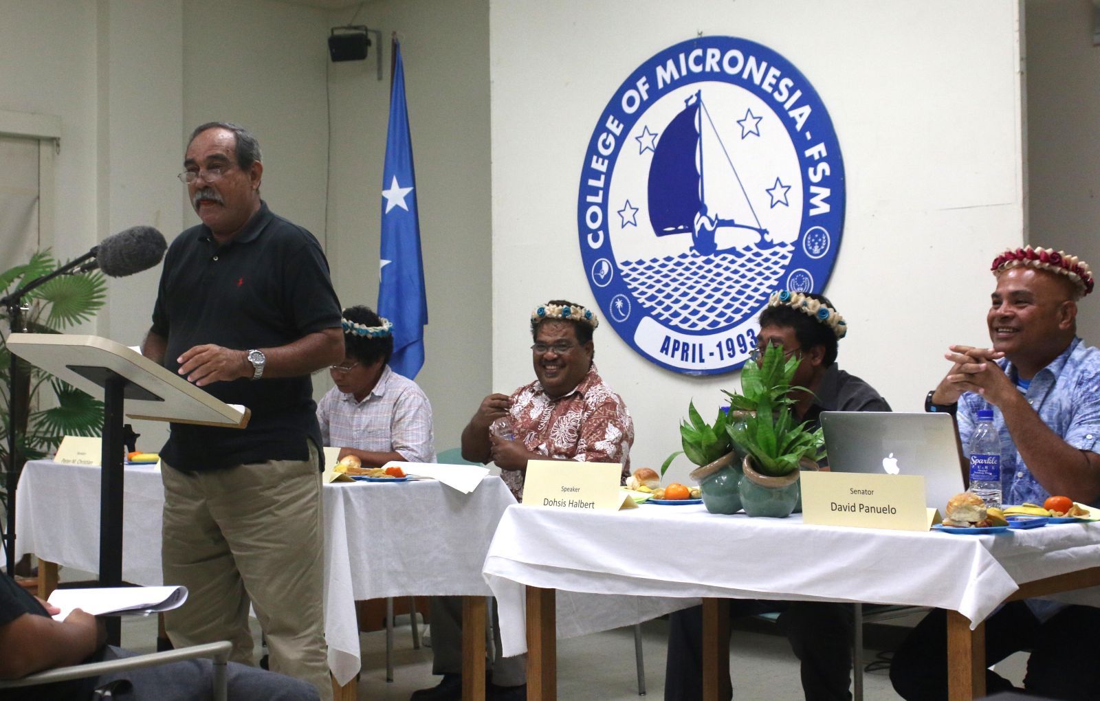 COM-FSM: Pohnpei Congressional Candidates Meet with Students