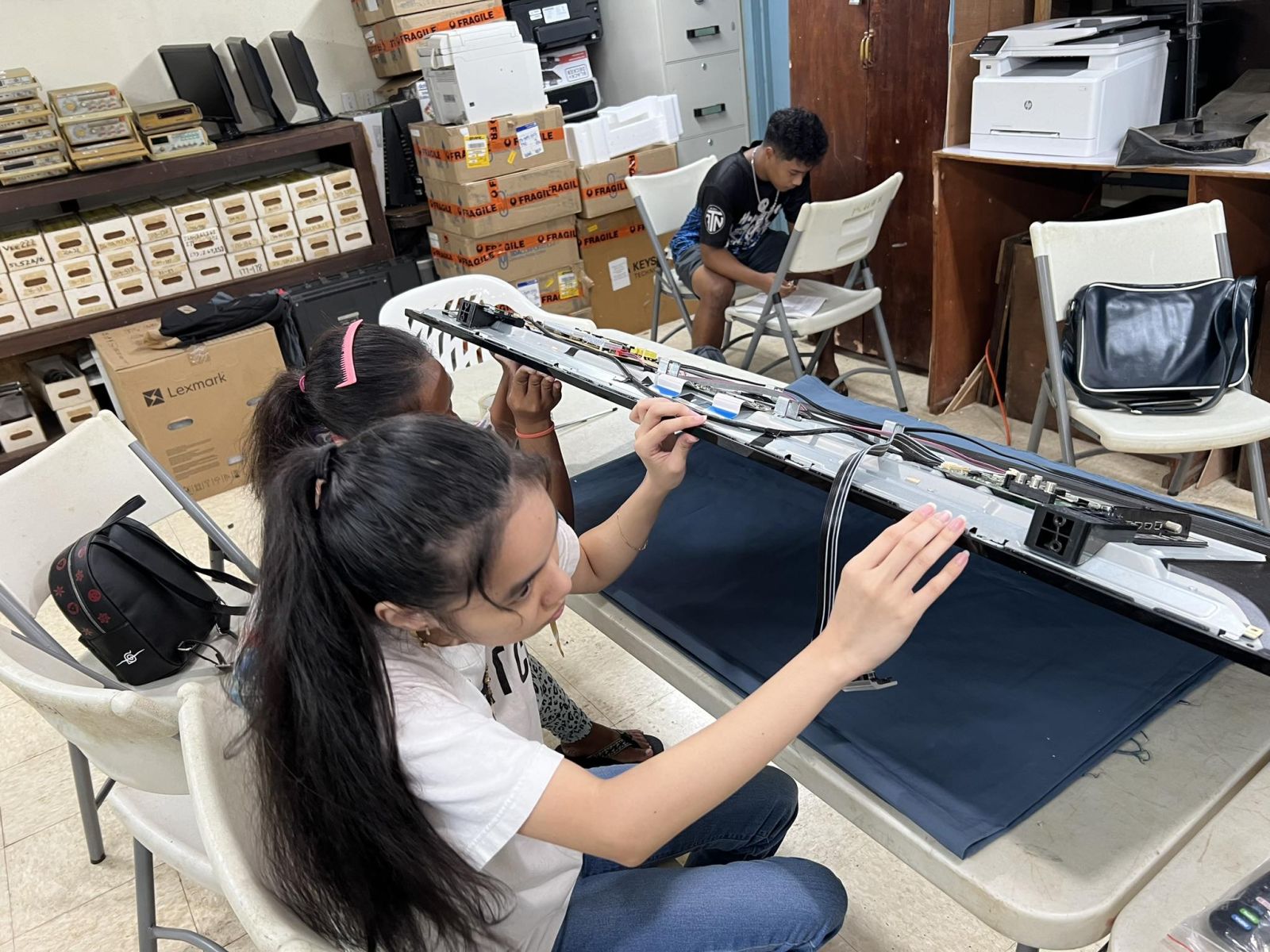 COM-FSM: Female Students in the Field of Electronics